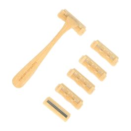 Bamboo-handled razor, includes 6 blades | Shaving | Dille & Kamille